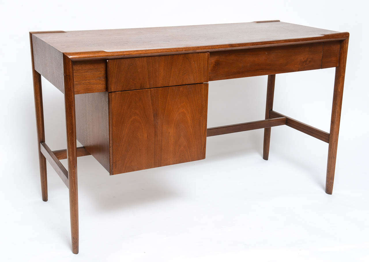 MCM Desk by Drexel at 1stDibs | mcm desks, mcm writing desk, mcm desk ...