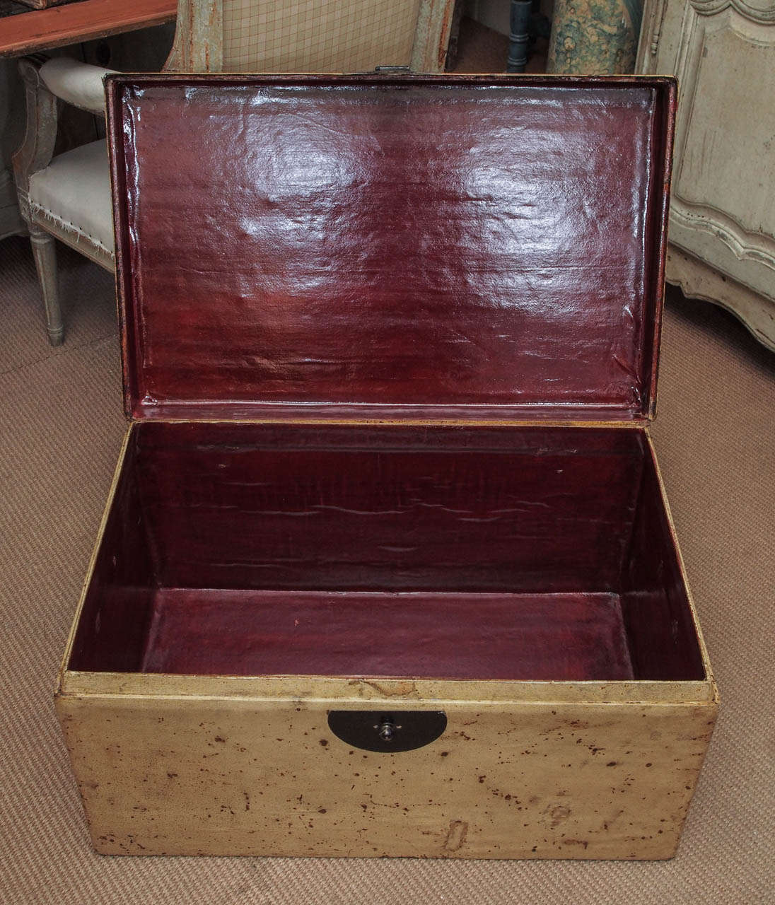 Late 19th Century Chinese Parchment Trunk For Sale at 1stDibs