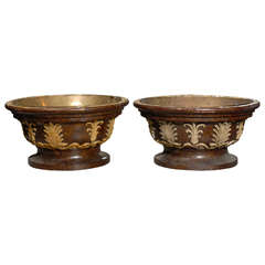 A Pair of Large Size Decorated American Cache-Pots at 1stDibs
