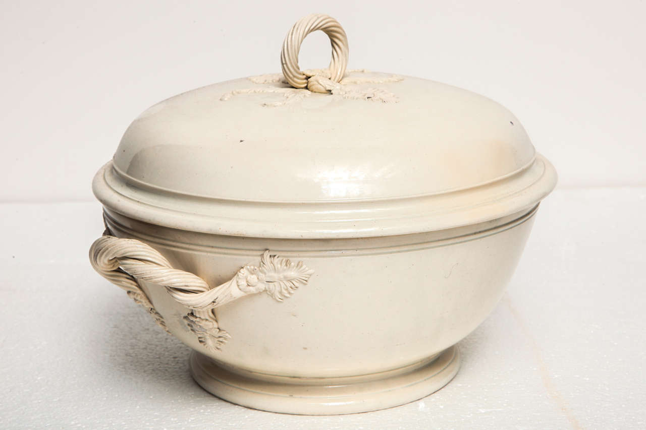 18th Century Leeds Creamware Tureen For Sale at 1stDibs
