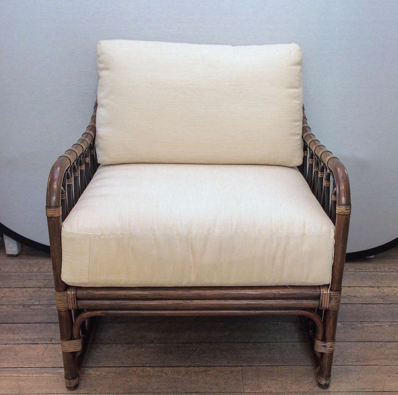 Pair of Sona Lounge Chairs at 1stDibs | sona classic lounge chair