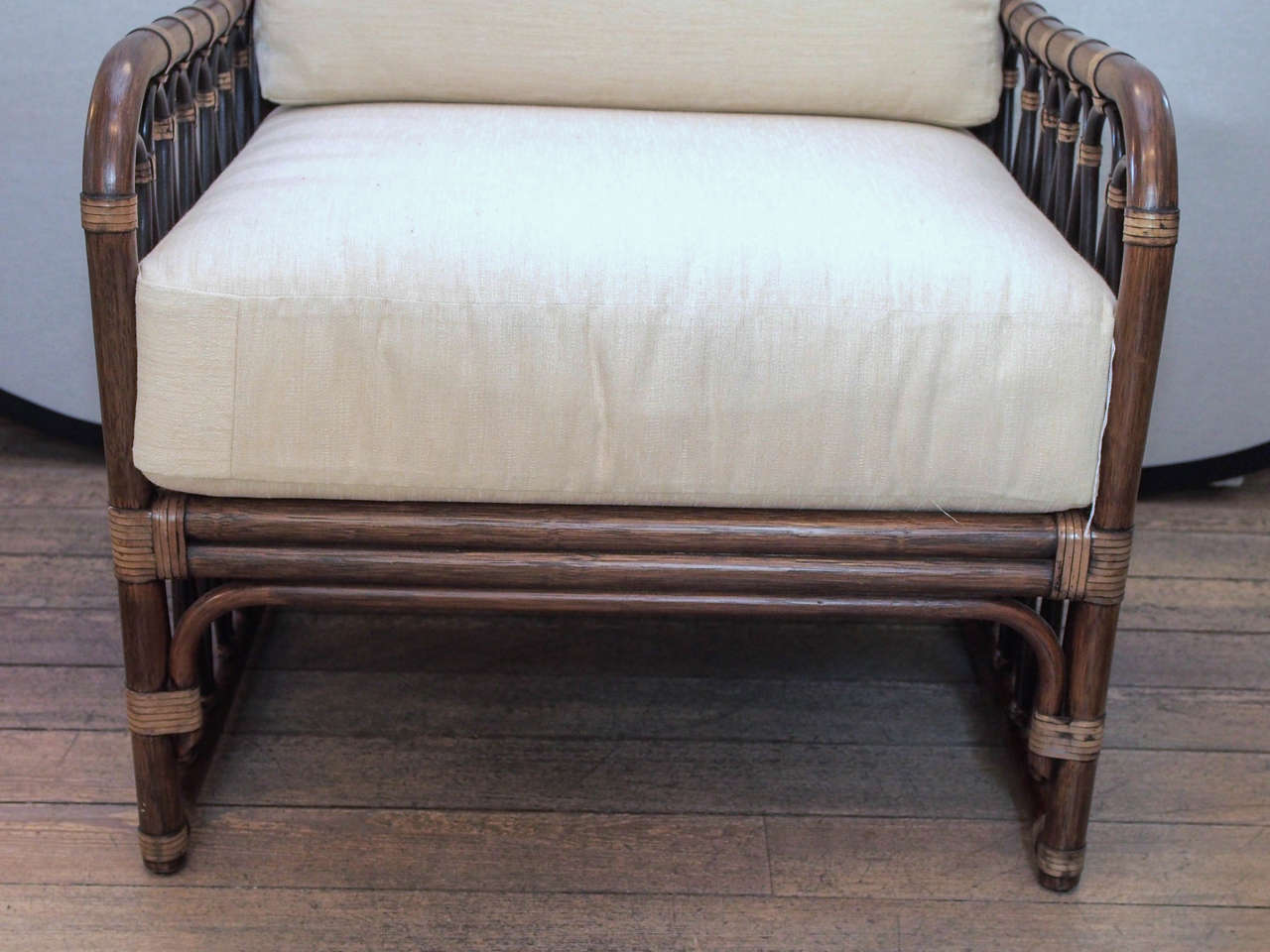 Pair of Sona Lounge Chairs at 1stDibs | sona classic lounge chair