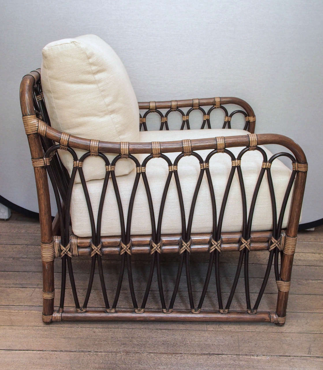 Pair of Sona Lounge Chairs at 1stDibs | sona classic lounge chair
