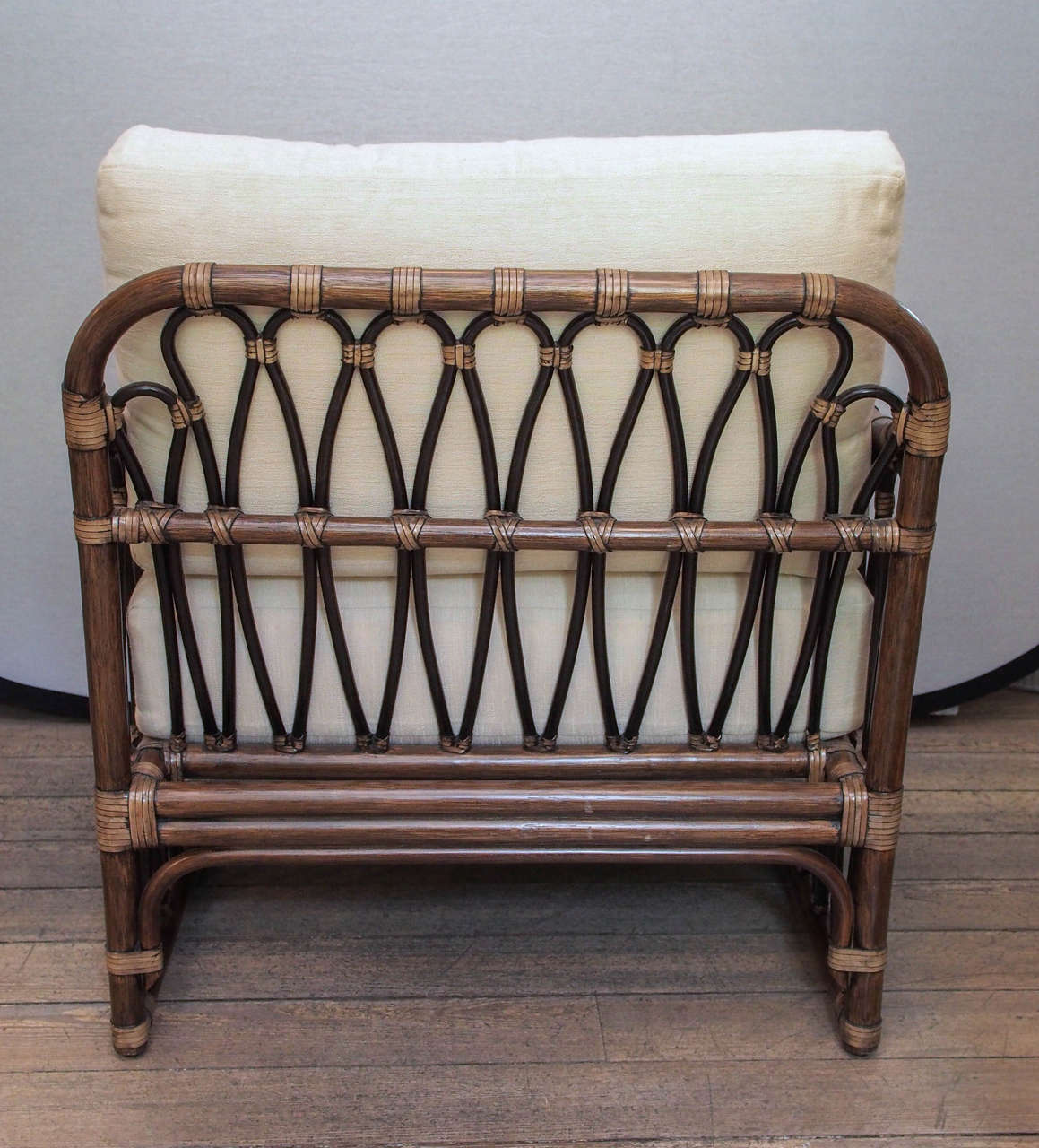Pair of Sona Lounge Chairs at 1stDibs | sona classic lounge chair