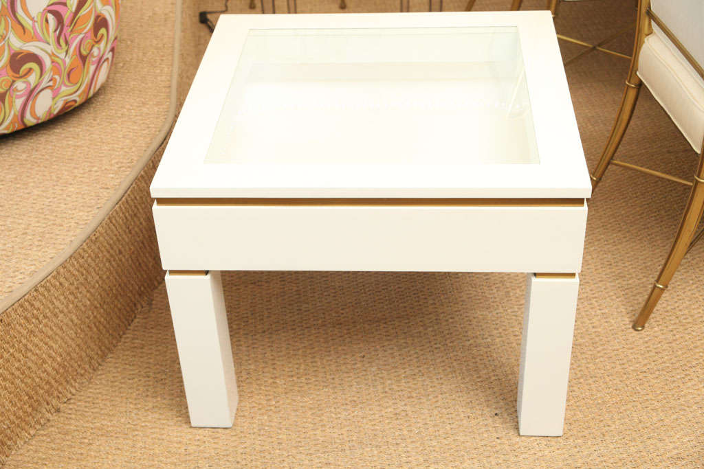 White Lacquered Casa Bella Lighted Object Display Table For Sale at ...