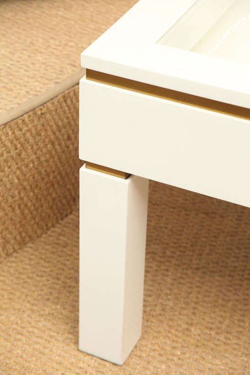 White Lacquered Casa Bella Lighted Object Display Table For Sale at ...