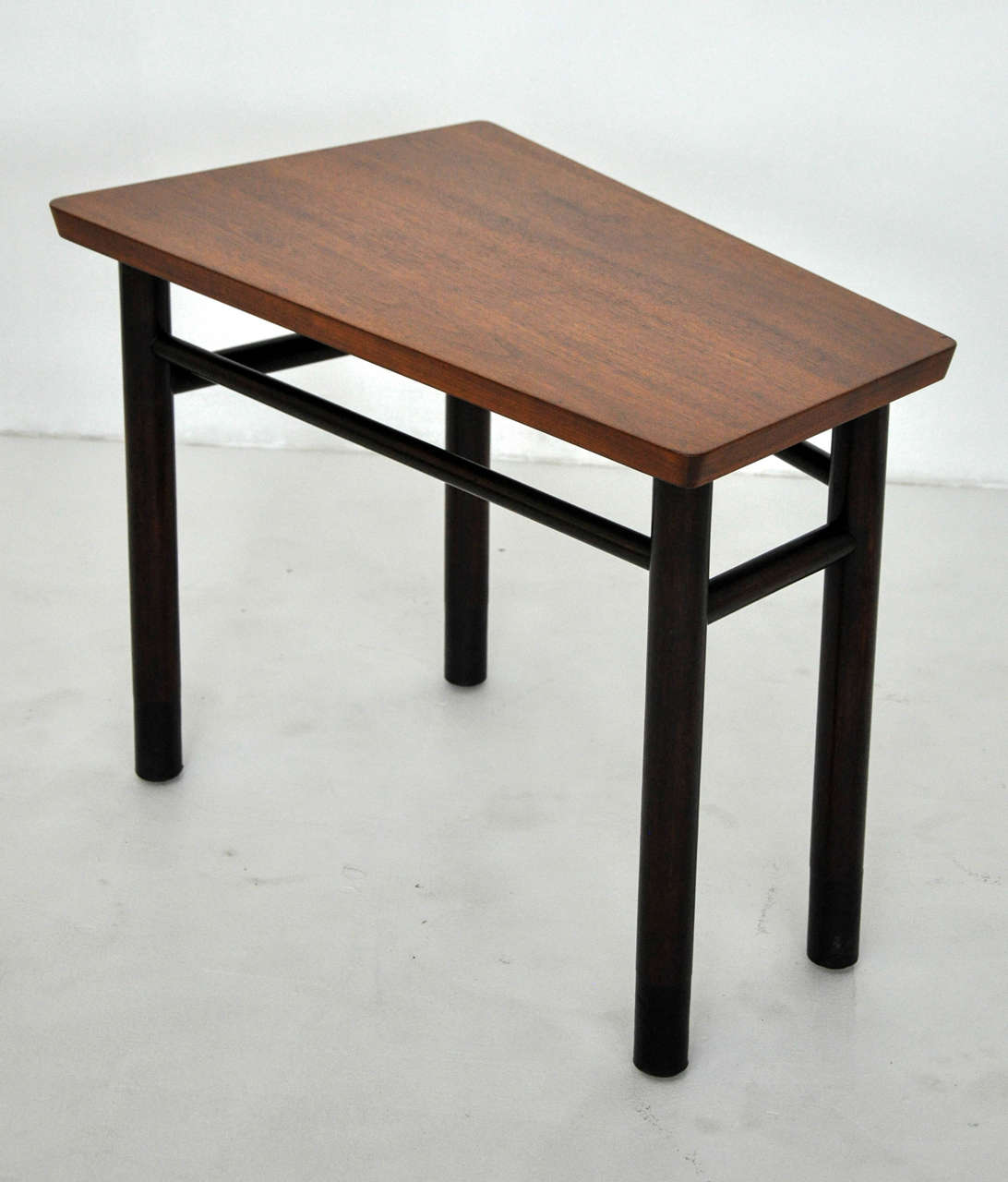 Dunbar Angular End Table by Edward Wormley at 1stDibs