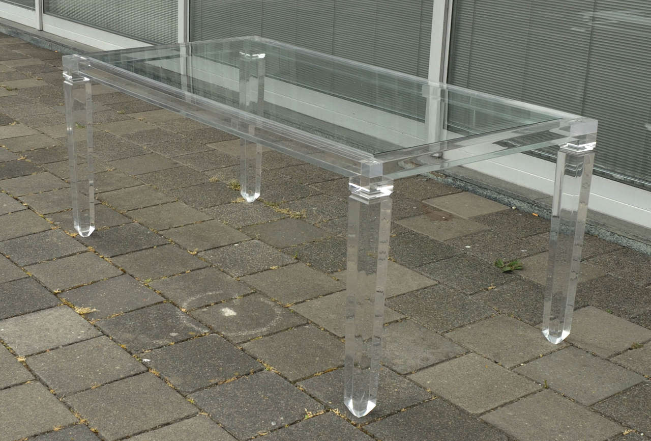Table de salle à manger en plexiglas et verre réalisée par Fabianart ...