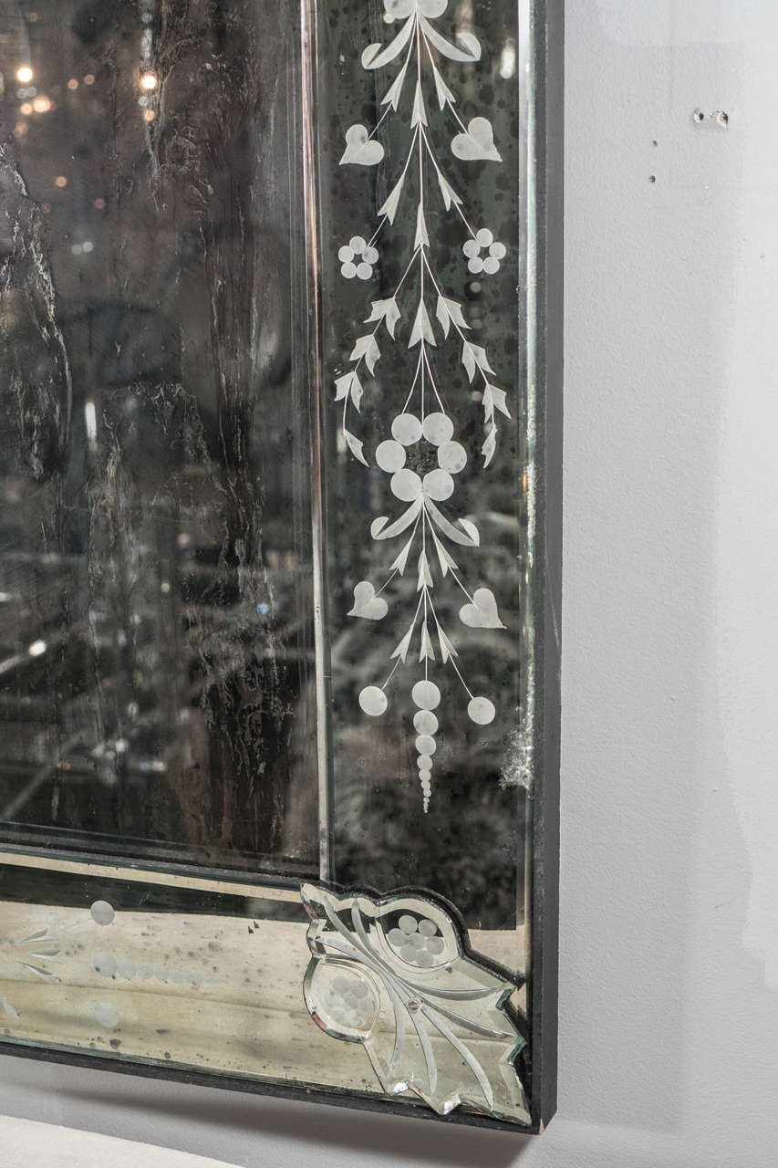 Vintage Elegant Venetian Style Crown Top Mirror For Sale at 1stDibs ...