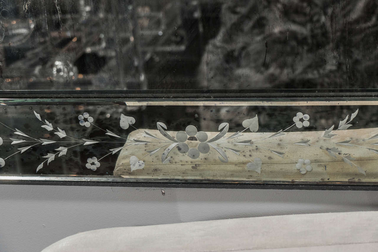 Vintage Elegant Venetian Style Crown Top Mirror For Sale at 1stDibs ...