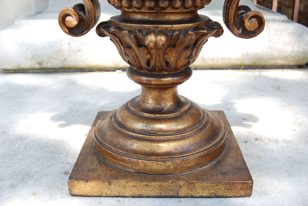 Italian Carved and Gilded Wood Urn Form Lamp For Sale at 1stDibs
