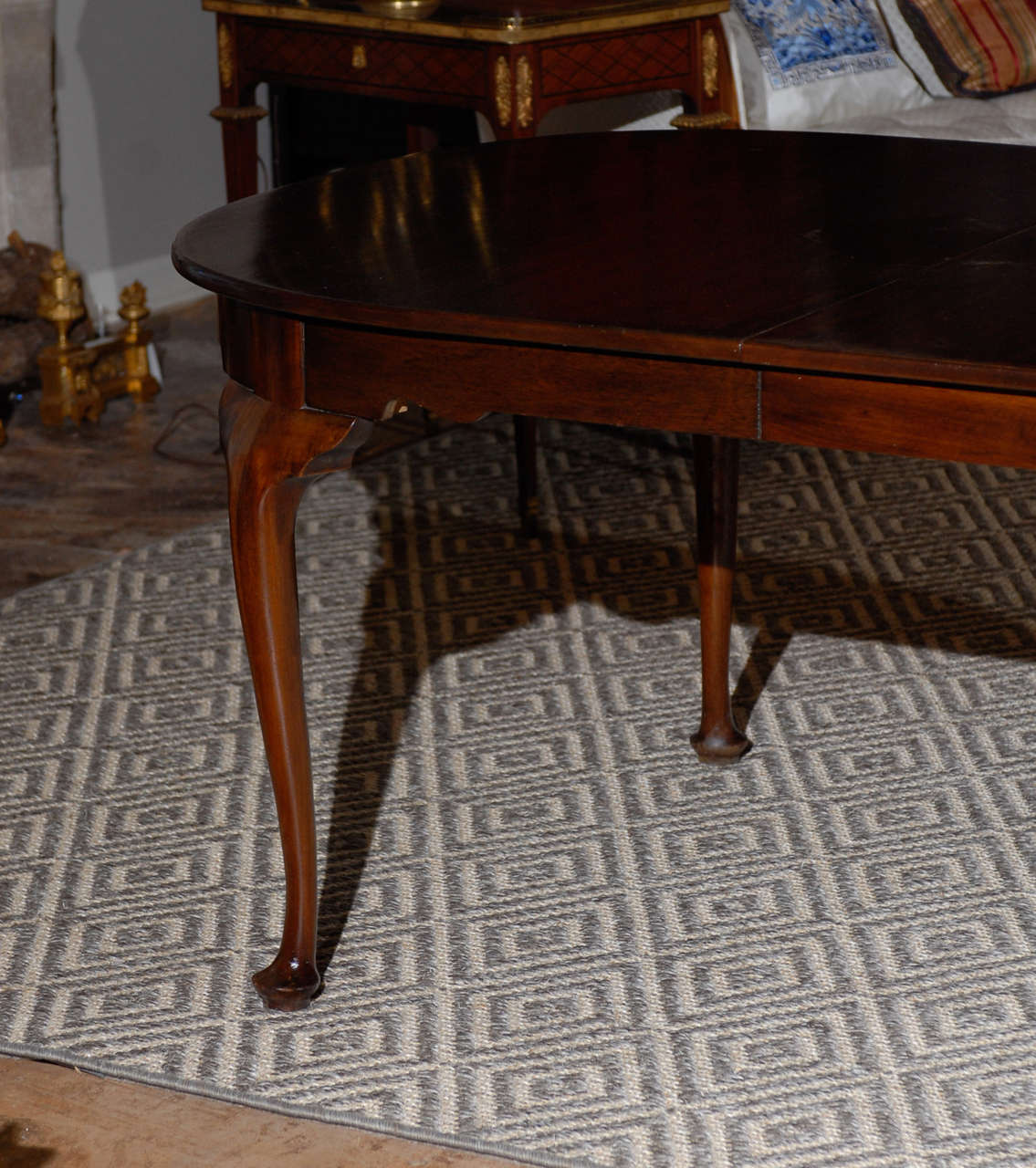 Queen Anne style Dining Table at 1stDibs