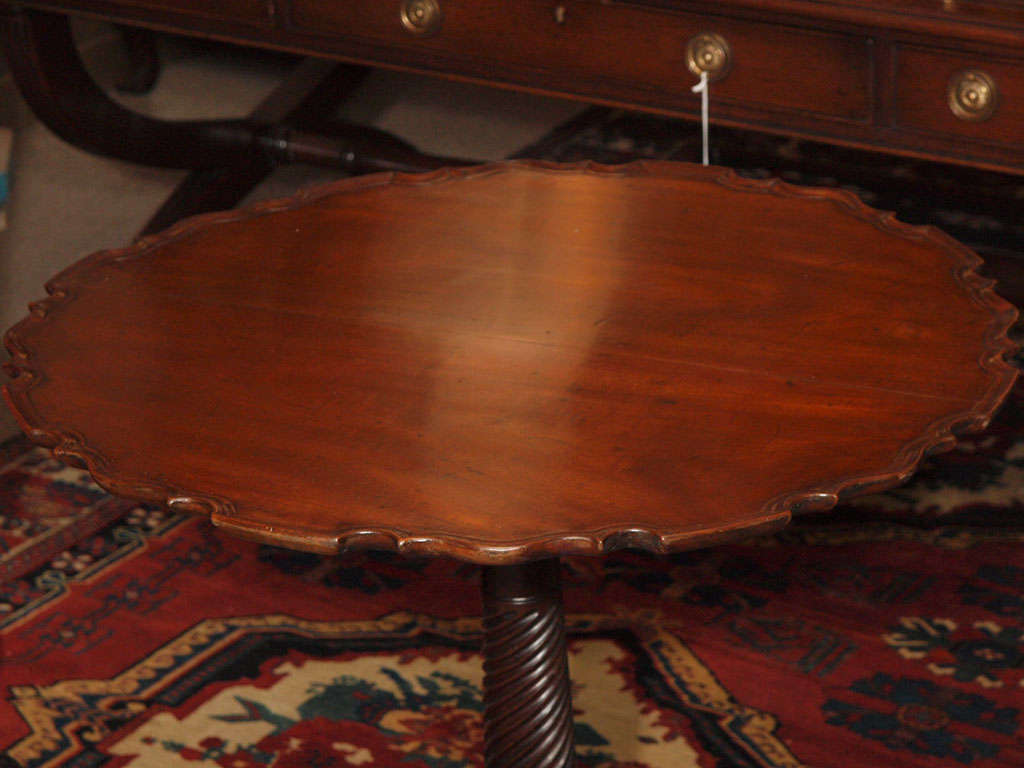Antique English Georgian Mahogany Tilt-Top Pie-Crust Table For Sale at ...
