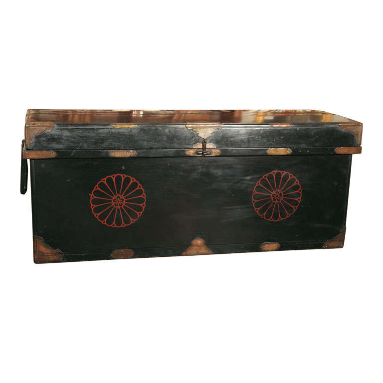 Japanese Painted Trunk For Sale at 1stDibs