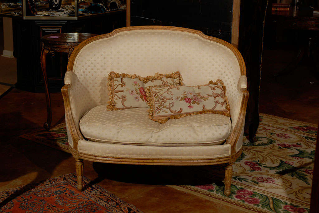 Small French Settee at 1stDibs