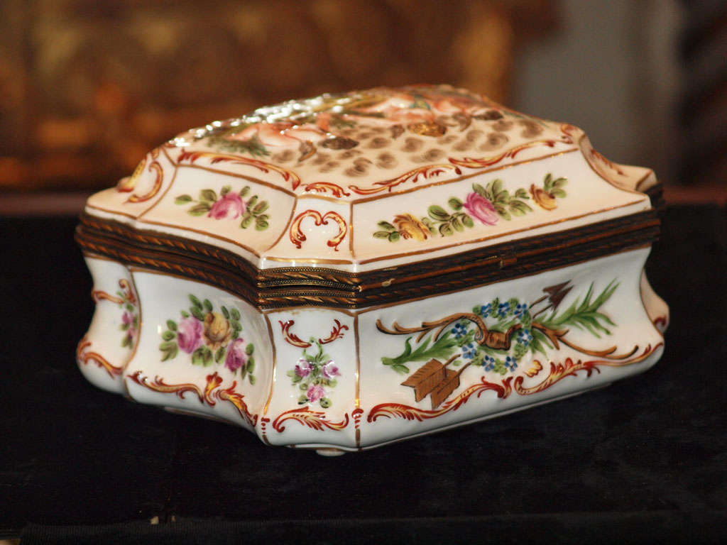 Antique Capodimonte Porcelain Box For Sale at 1stDibs