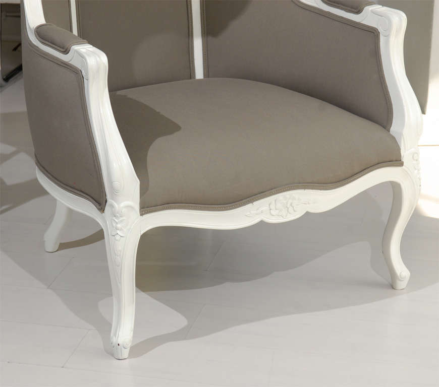 Grey Porter Chair For Sale at 1stDibs