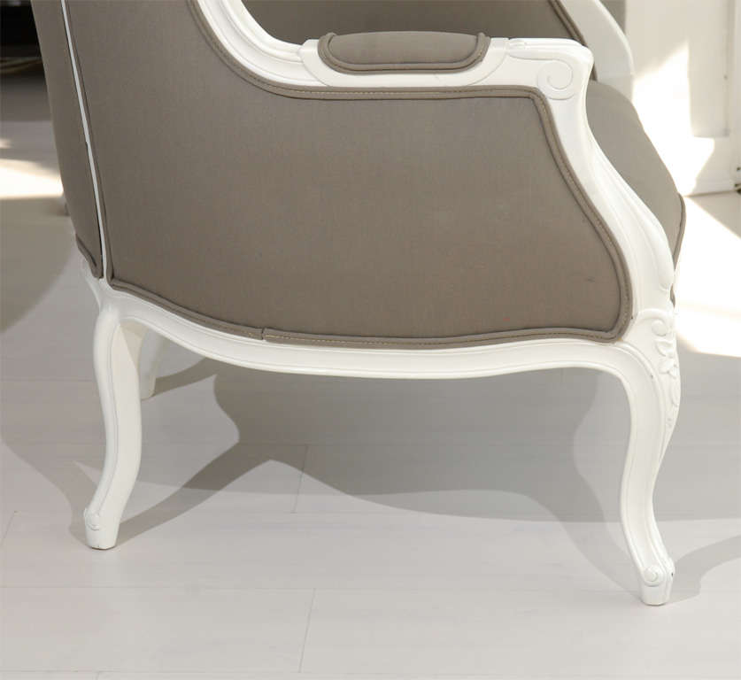Grey Porter Chair For Sale at 1stDibs