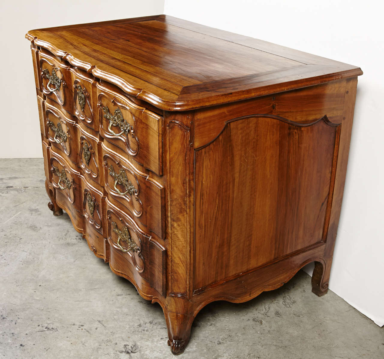 Double Crossbow 18th Century French Commode from Aix-En-Provence at 1stDibs