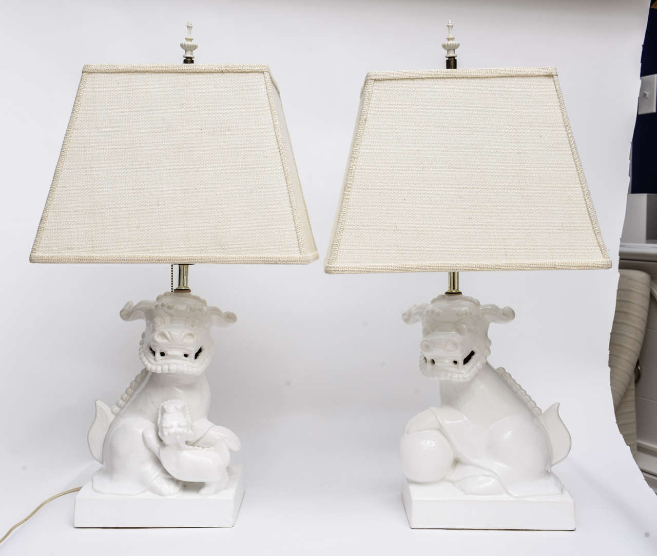 Pair of Mid Century Ceramic Foo Dog Table Lamps at 1stDibs