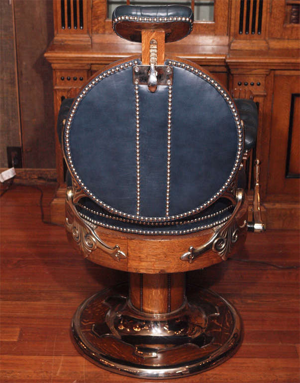 Antique American Barber's Chair circa 1890 at 1stDibs | 1890 barber ...