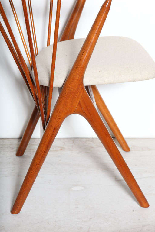 Set of 6 Teak Spindle Back Round Chairs at 1stDibs