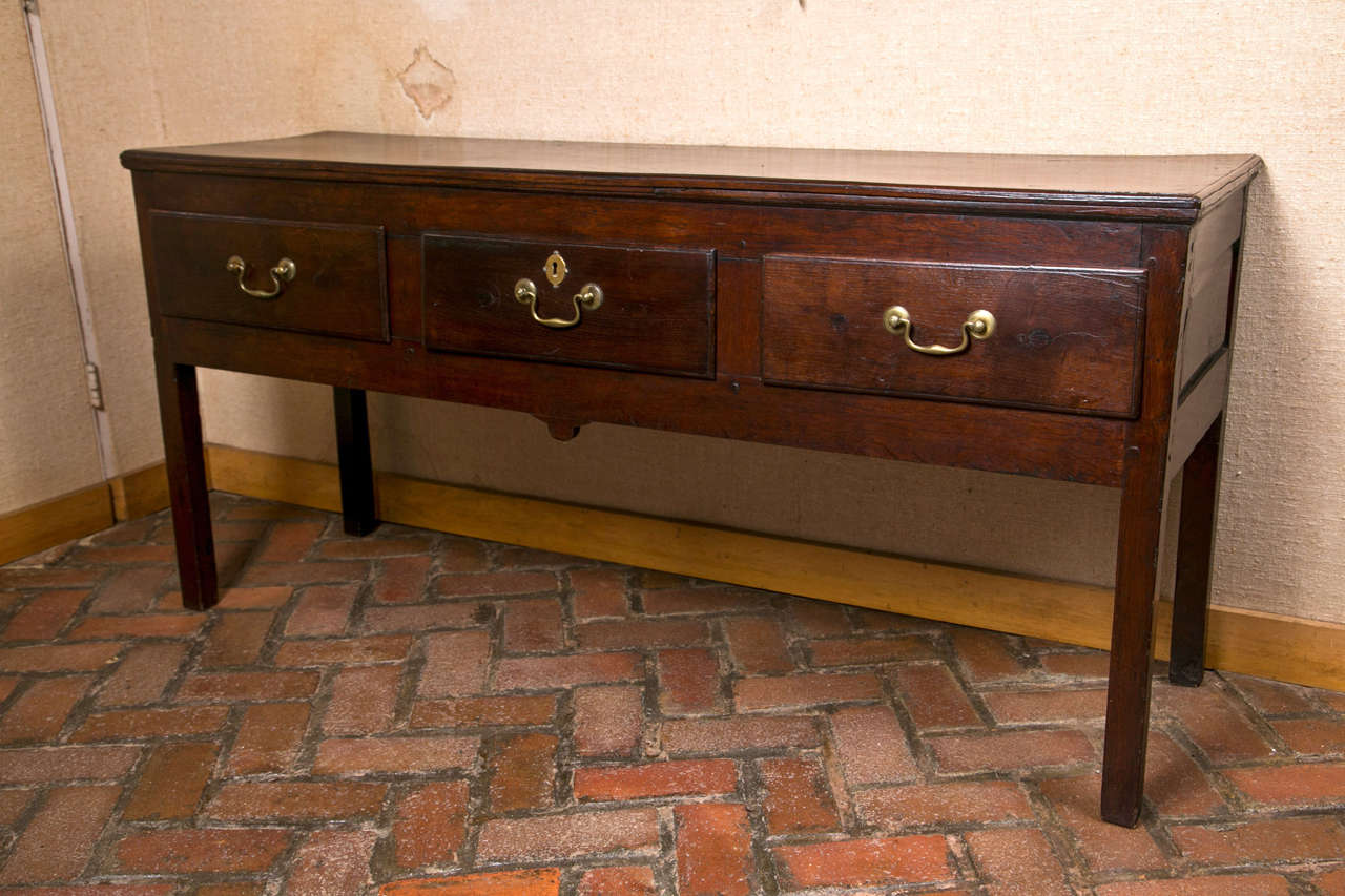 English Oak Three-Drawer Server / Huntboard For Sale at 1stDibs