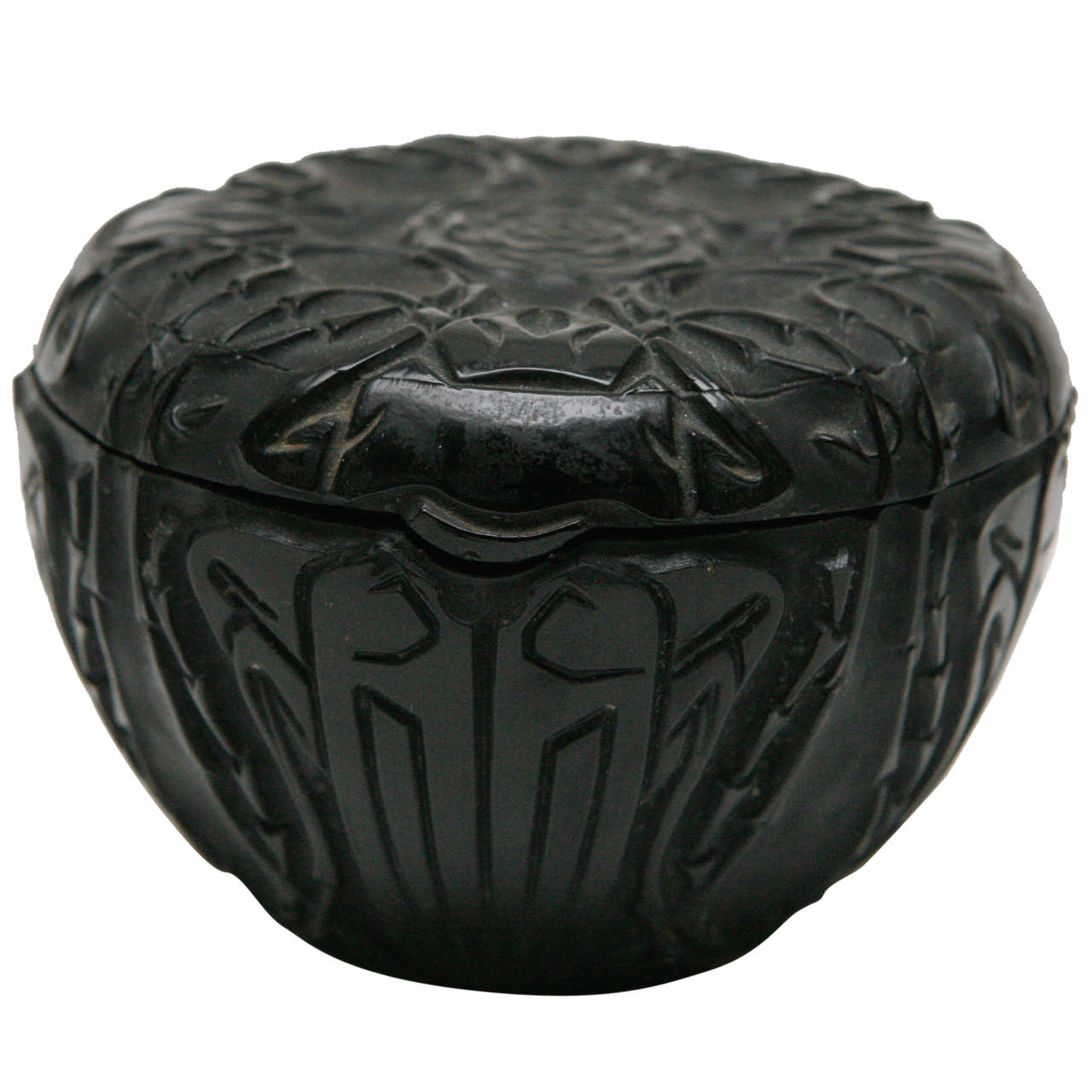 "Quatre Scarabées" Round Box by René Lalique at 1stDibs