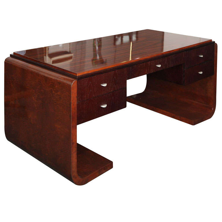Modernist Desk Made in Milan For Sale at 1stDibs