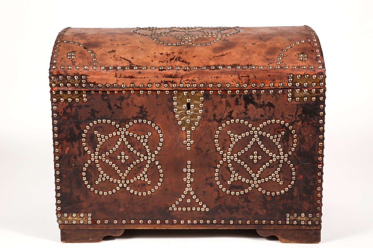1920s Small Leather Trunk For Sale at 1stDibs