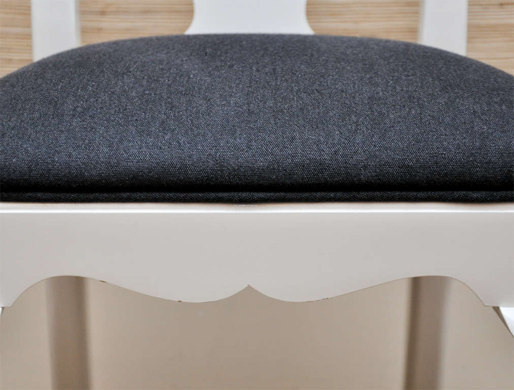 Six White Lacquer Queen Anne Dining Chairs at 1stDibs