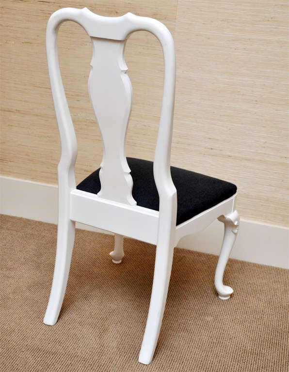 Six White Lacquer Queen Anne Dining Chairs at 1stDibs