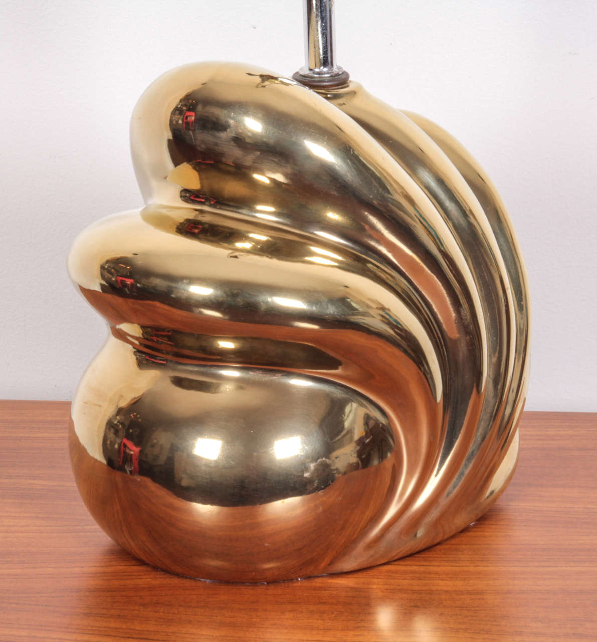 Pair of Decorative Gold Luster Shell Lamps For Sale at 1stDibs