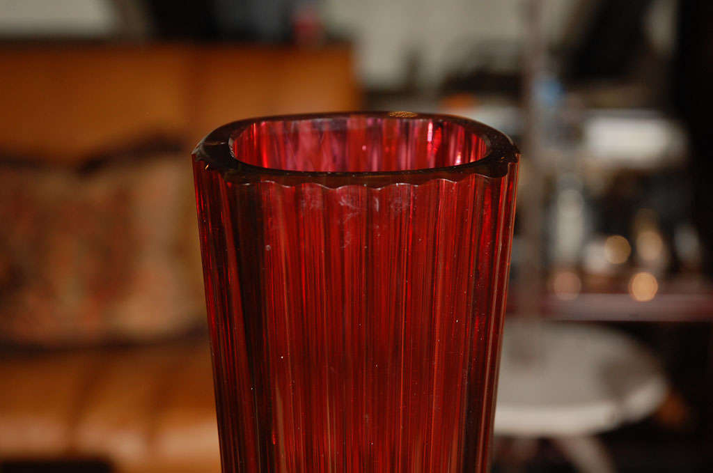 C. 1900 Edwardian Reeded "rubina" Glass Vase at 1stDibs