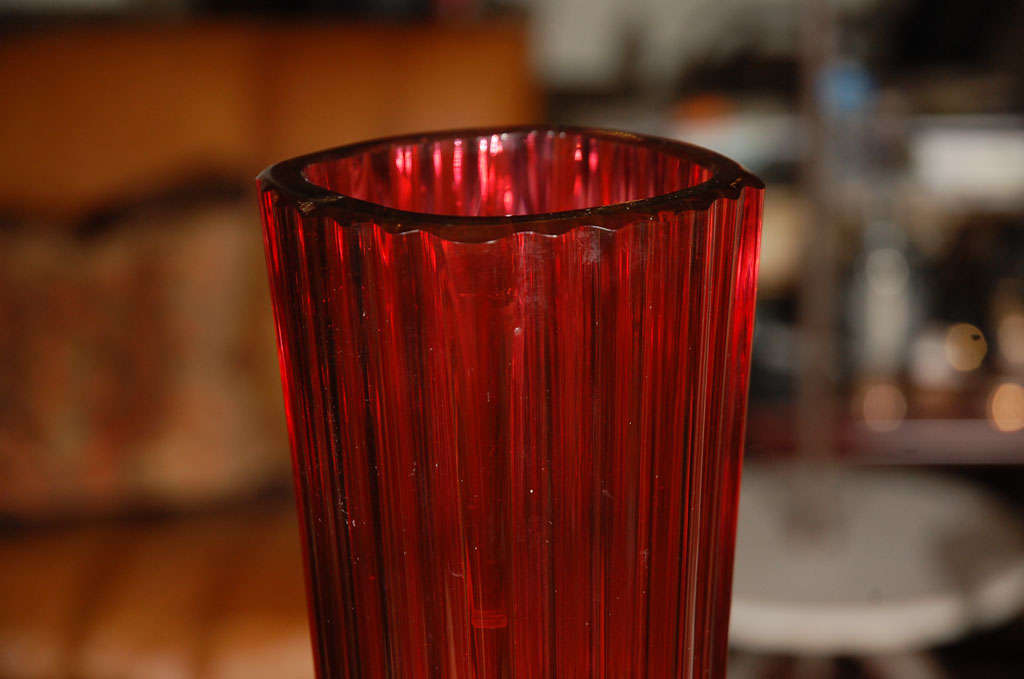 C. 1900 Edwardian Reeded "rubina" Glass Vase at 1stDibs