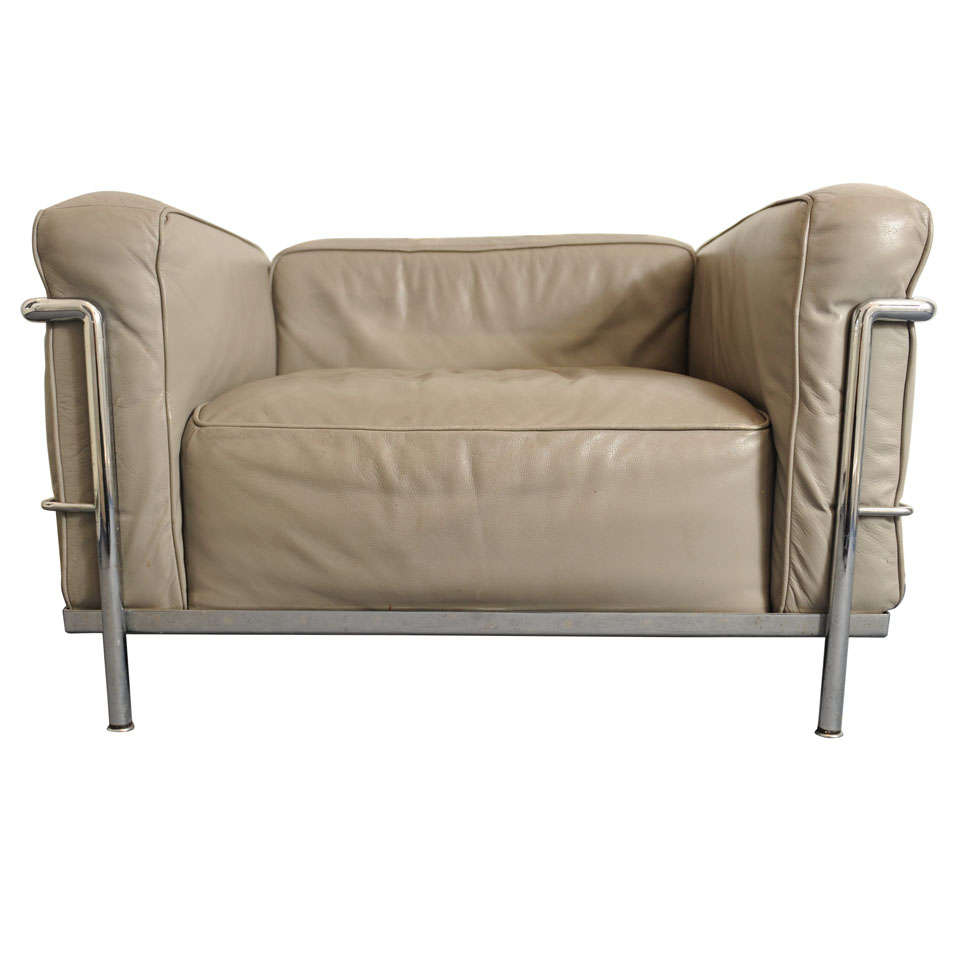 set of 2 club or loungechairs LC3 by Le Corbusier for Cassina at 1stDibs