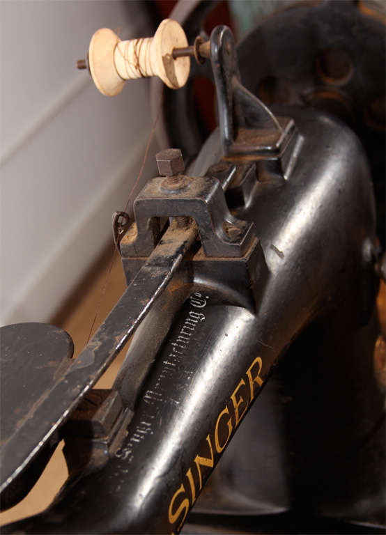 WWI Singer Tent and Leather Sewing Machine at 1stDibs | tent sewing machine