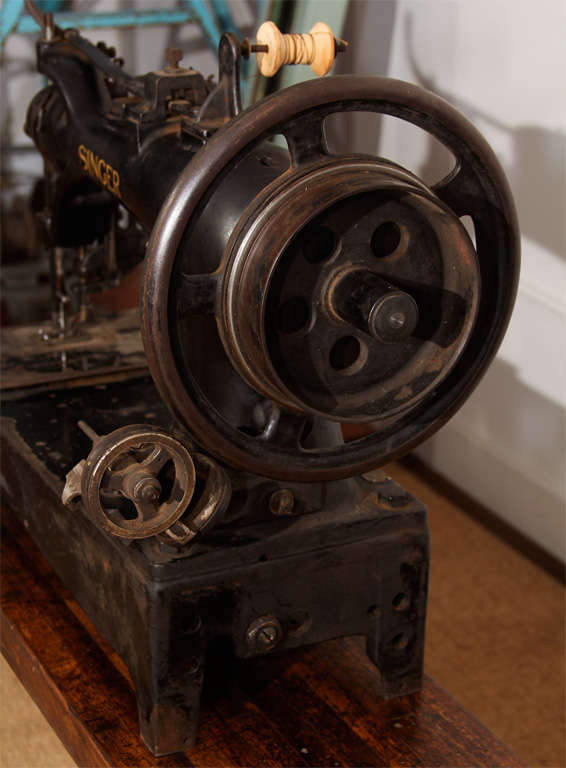WWI Singer Tent and Leather Sewing Machine at 1stDibs | tent sewing machine