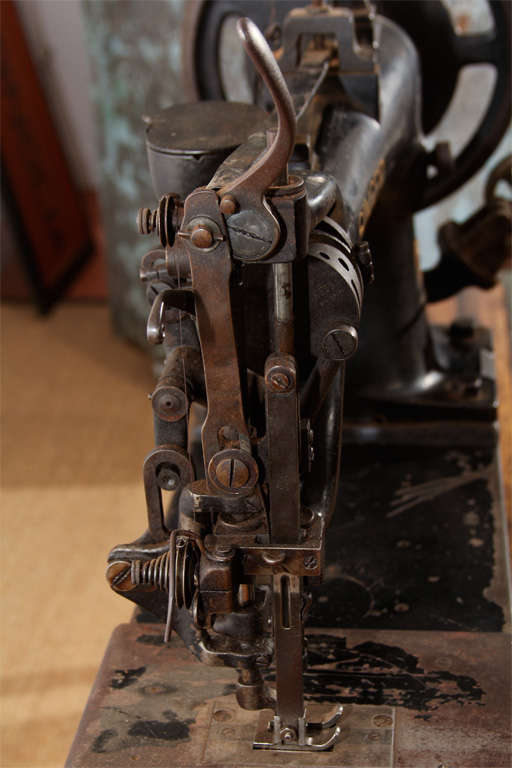 WWI Singer Tent and Leather Sewing Machine at 1stDibs | tent sewing machine