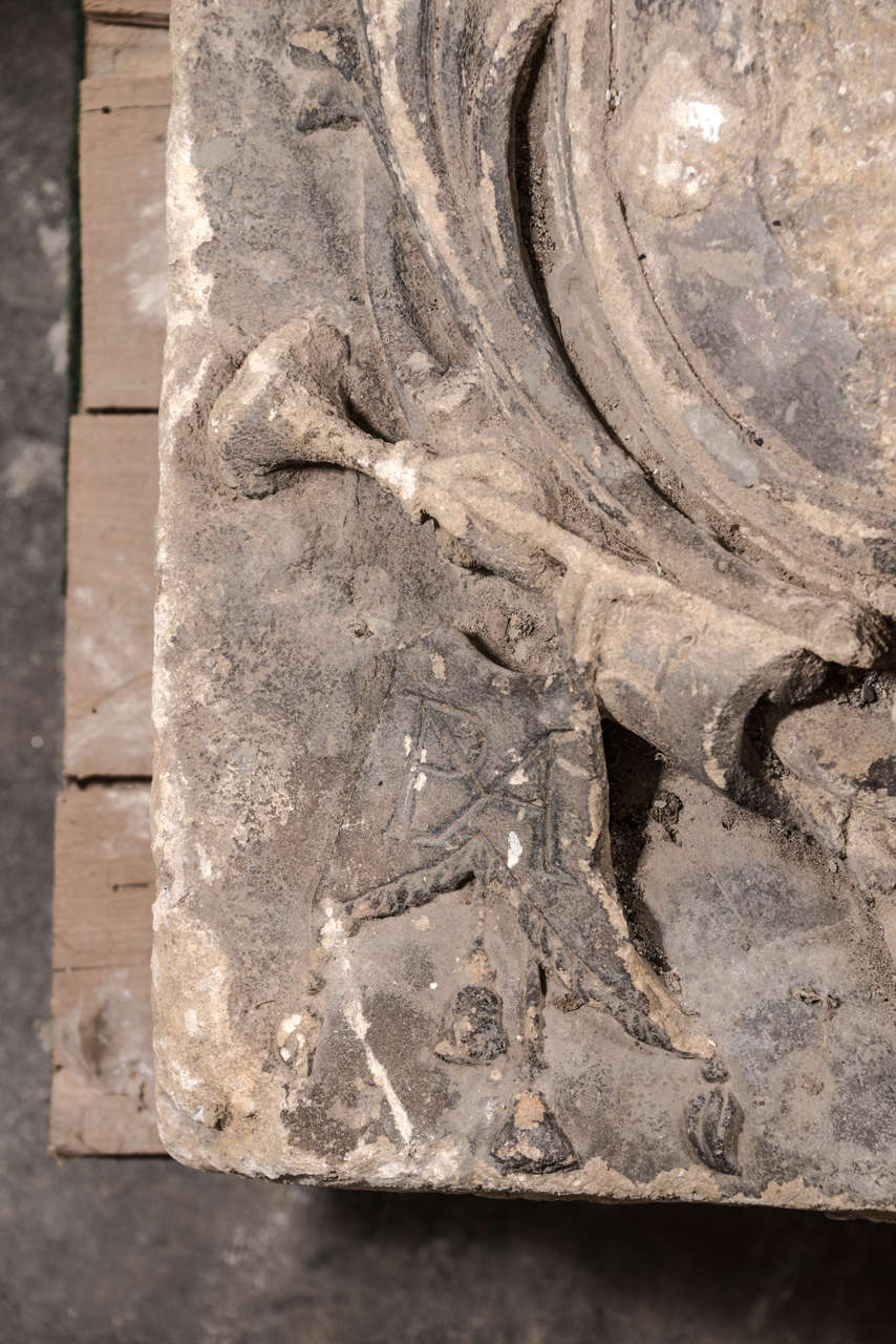 17th Century Italian or Spanish Crest Sculpture For Sale at 1stDibs