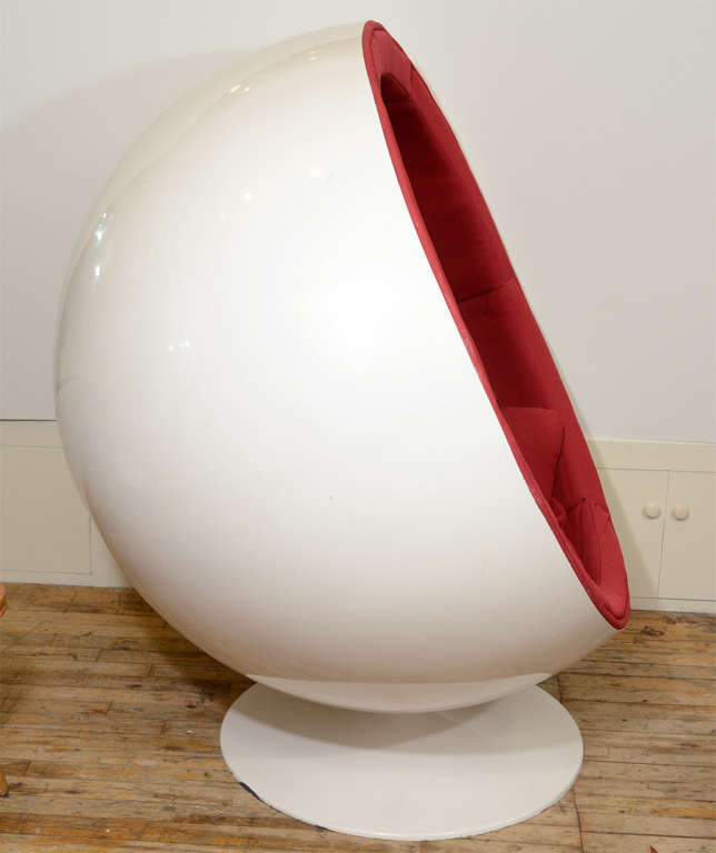 Mid Century Red and White "Ball" Chair by Eero Aarnio at 1stDibs
