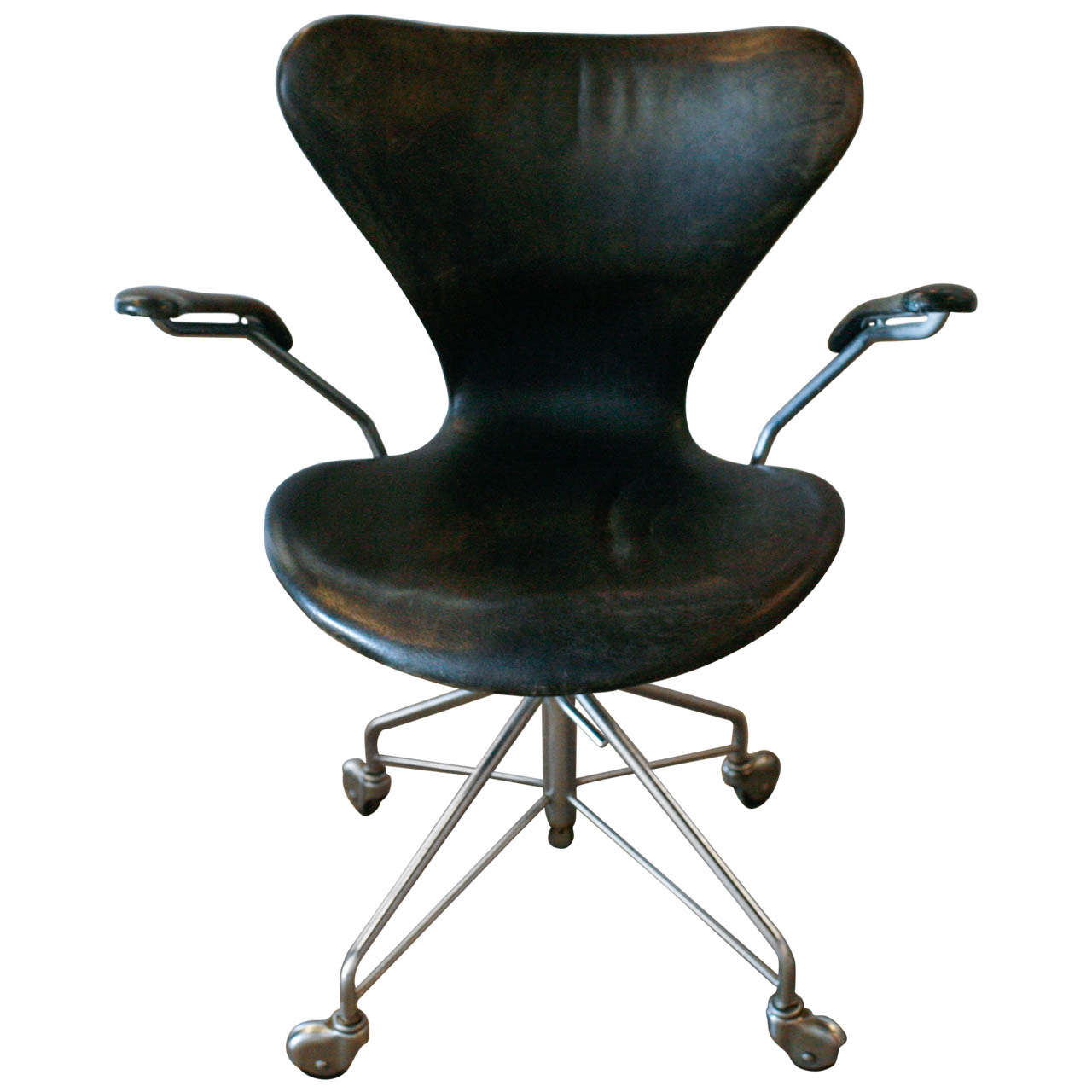 Arne Jacobsen 'Seven' Series Chair , Denmark at 1stDibs