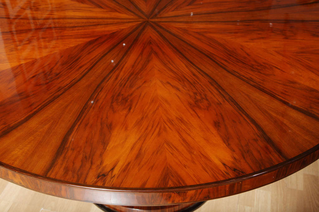 Art Deco Round Dining Table For Sale at 1stDibs