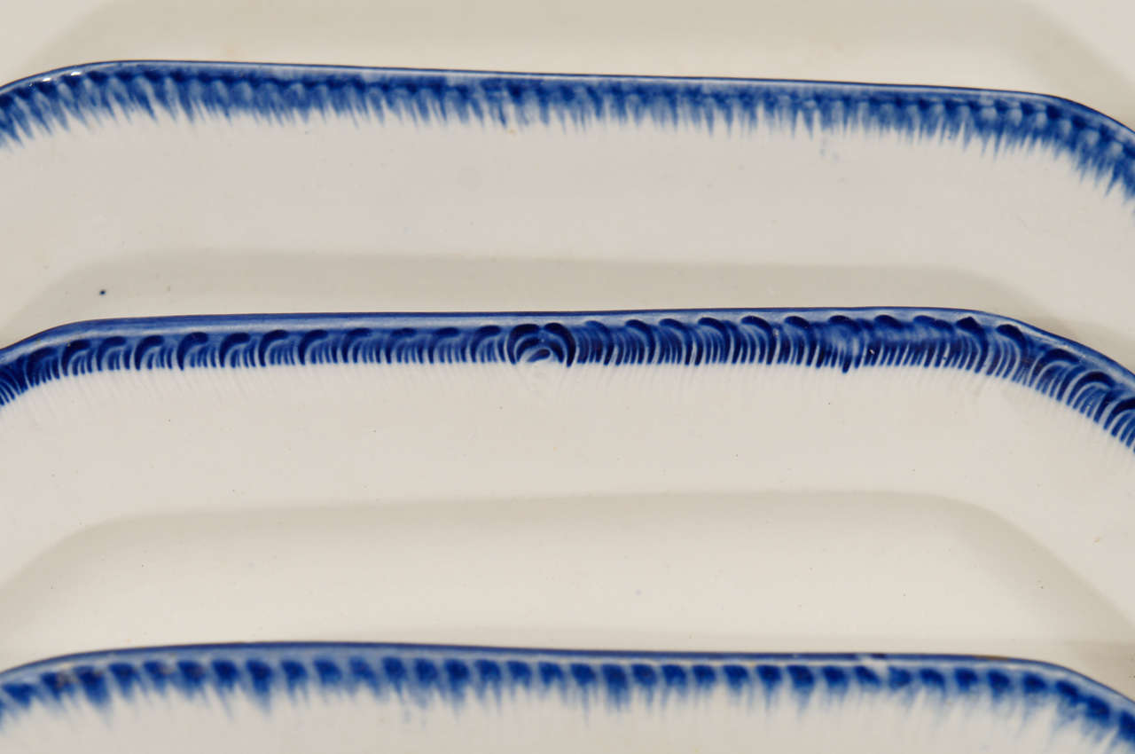 Set of 6 Leeds Creamware Shell Edge Graduated Platters at 1stDibs