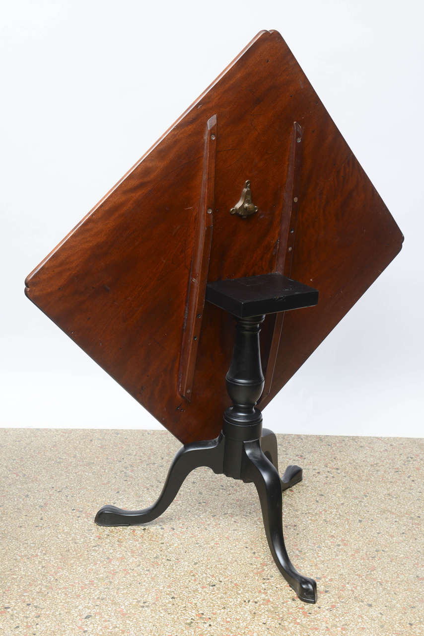 English Tilt-Top Table with Tripod Base, 20th Century For Sale at 1stDibs
