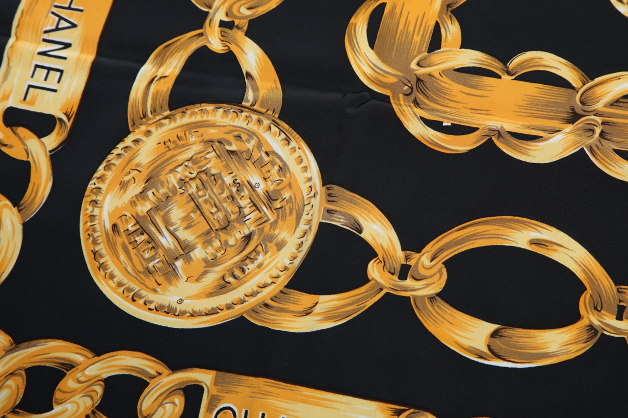 CHANEL BLACK CHAIN MOTIF SCARF For Sale at 1stDibs