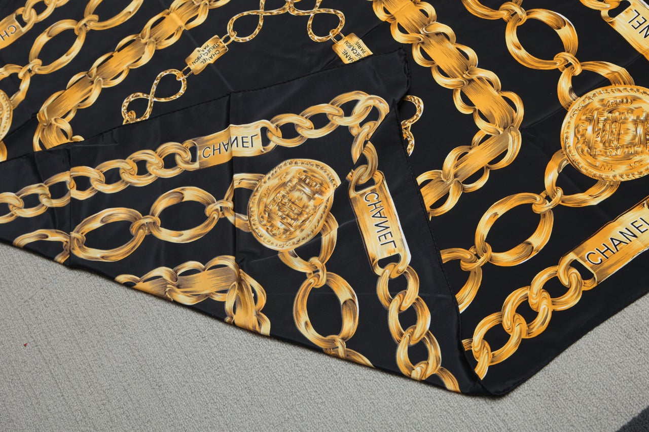 CHANEL BLACK CHAIN MOTIF SCARF For Sale at 1stDibs
