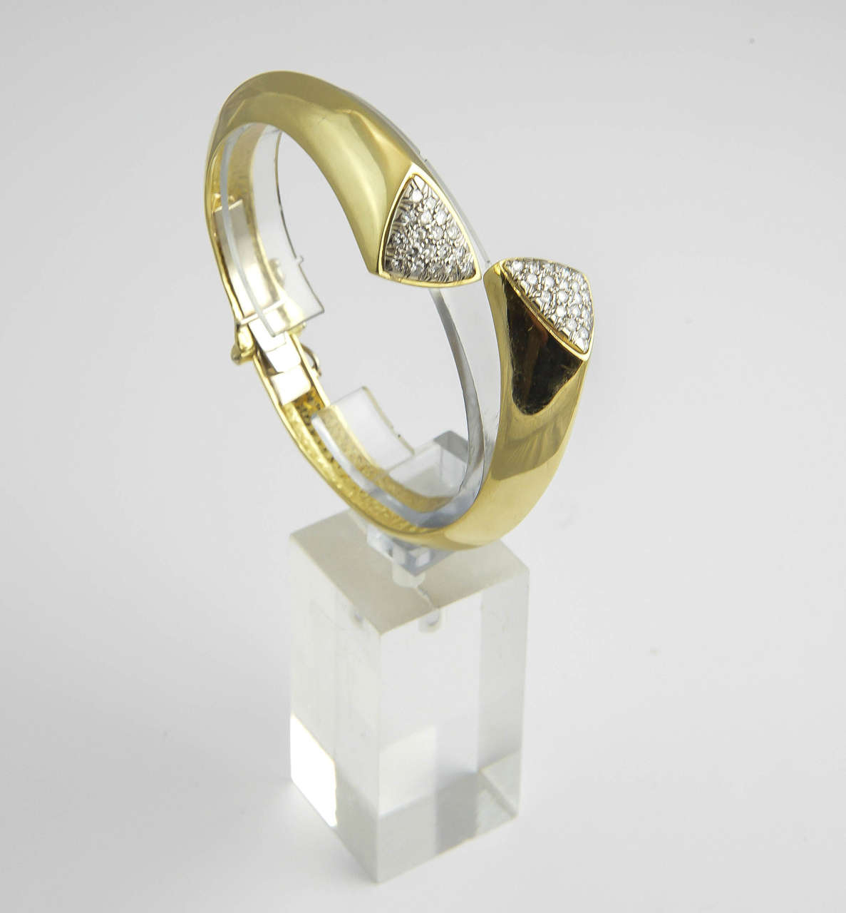 1970s Diamond Gold Bangle Bracelet For Sale at 1stDibs