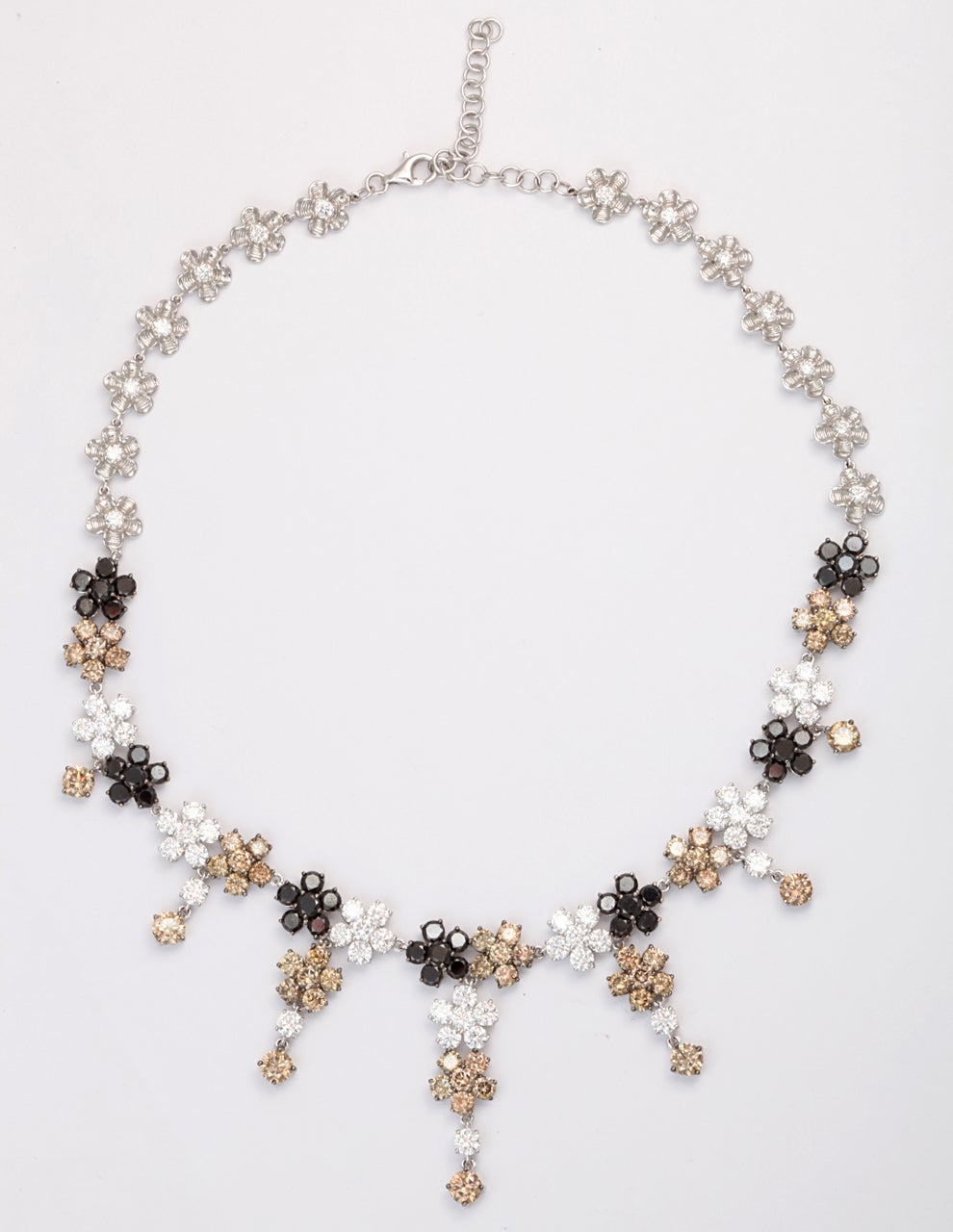 Gorgeous Diamond Flower Necklace For Sale at 1stDibs