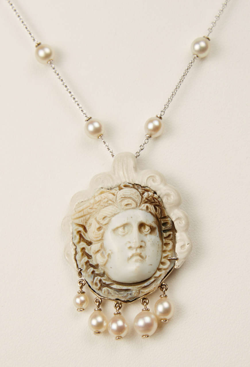 Roman Medusa Cameo Necklace For Sale at 1stDibs